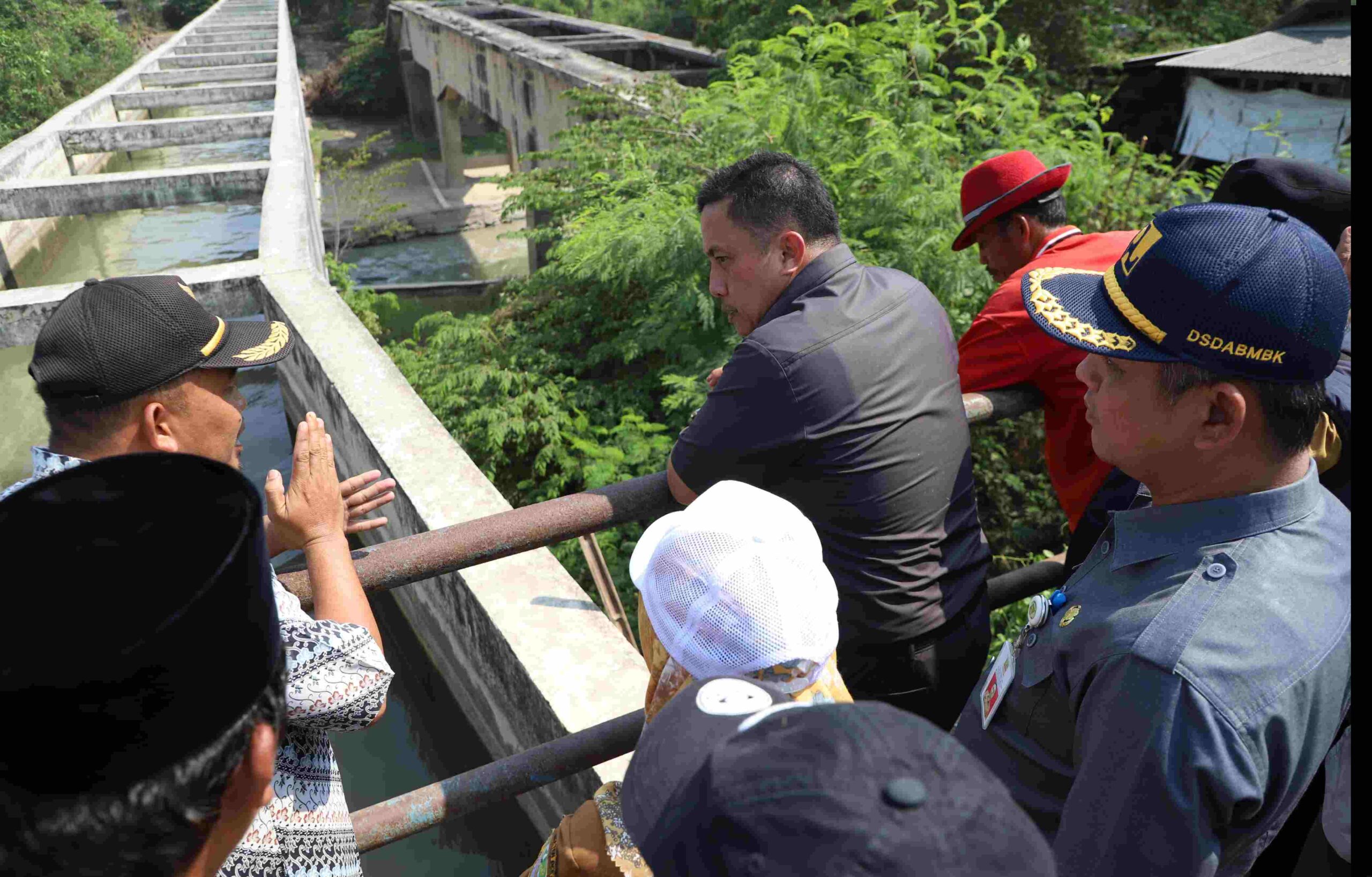 Pj Bupati Dedy Supriyadi Tinjau Sejumlah Titik Aliran Sungai untuk ... Pj Bupati Dedy Supriyadi Tinjau Sejumlah Titik Aliran Sungai untuk ...